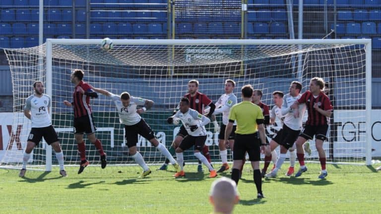 Using Your Arms in Soccer: 12 Do’s and Don’ts – Your Soccer Home